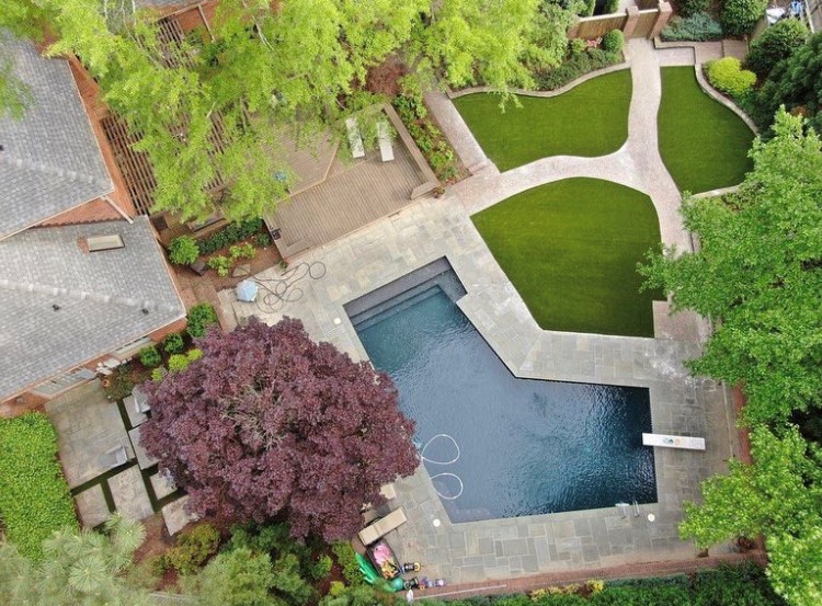 Maintenance-free Poolside Play Area Outside Memphis - Synthetic Turf ...